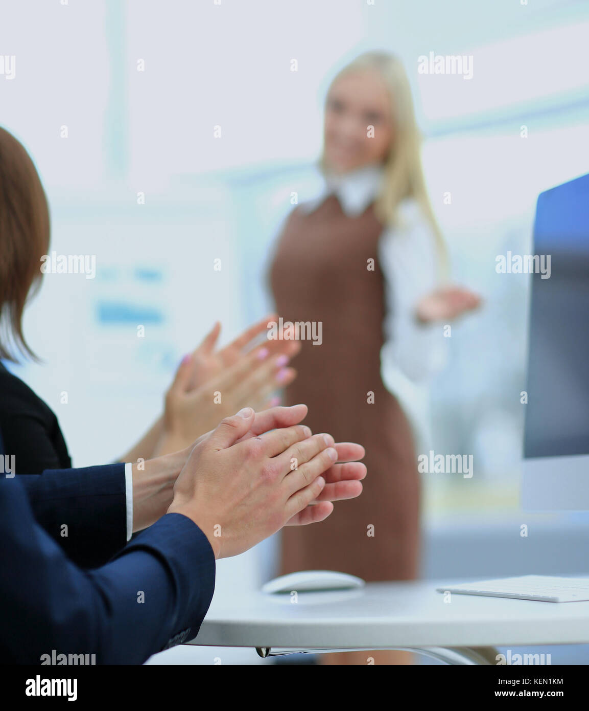 Business people clapping at conference Stock Photo - Alamy