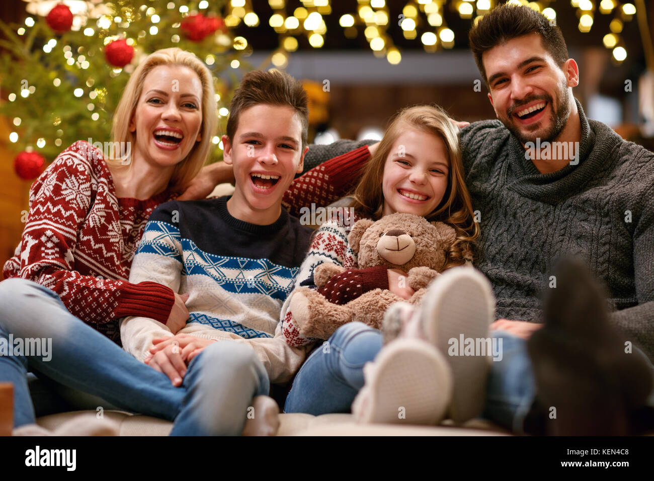 Father daughter hugging christmas hi-res stock photography and images ...