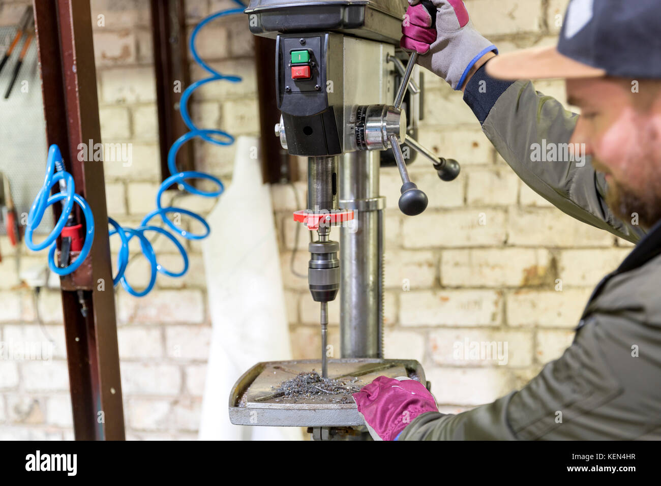Welding operator machine process hi-res stock photography and images ...