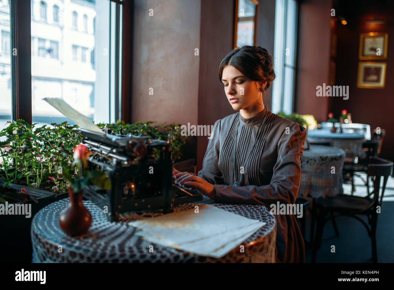 Portrait of beautiful young retro lady in cafe Stock Photo - Alamy