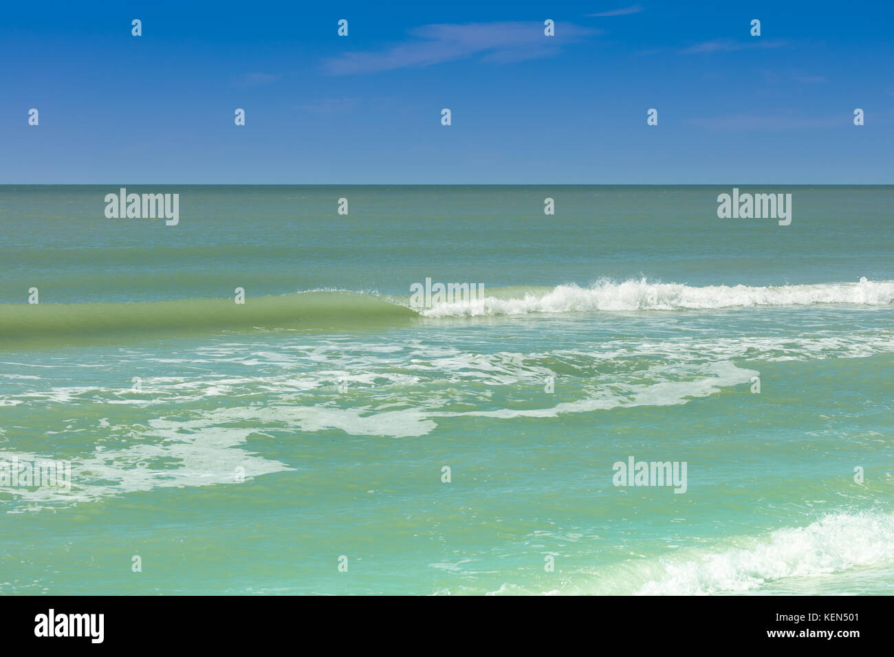 Good looking waves an Sanibel Island, Florida, USA Stock Photo - Alamy