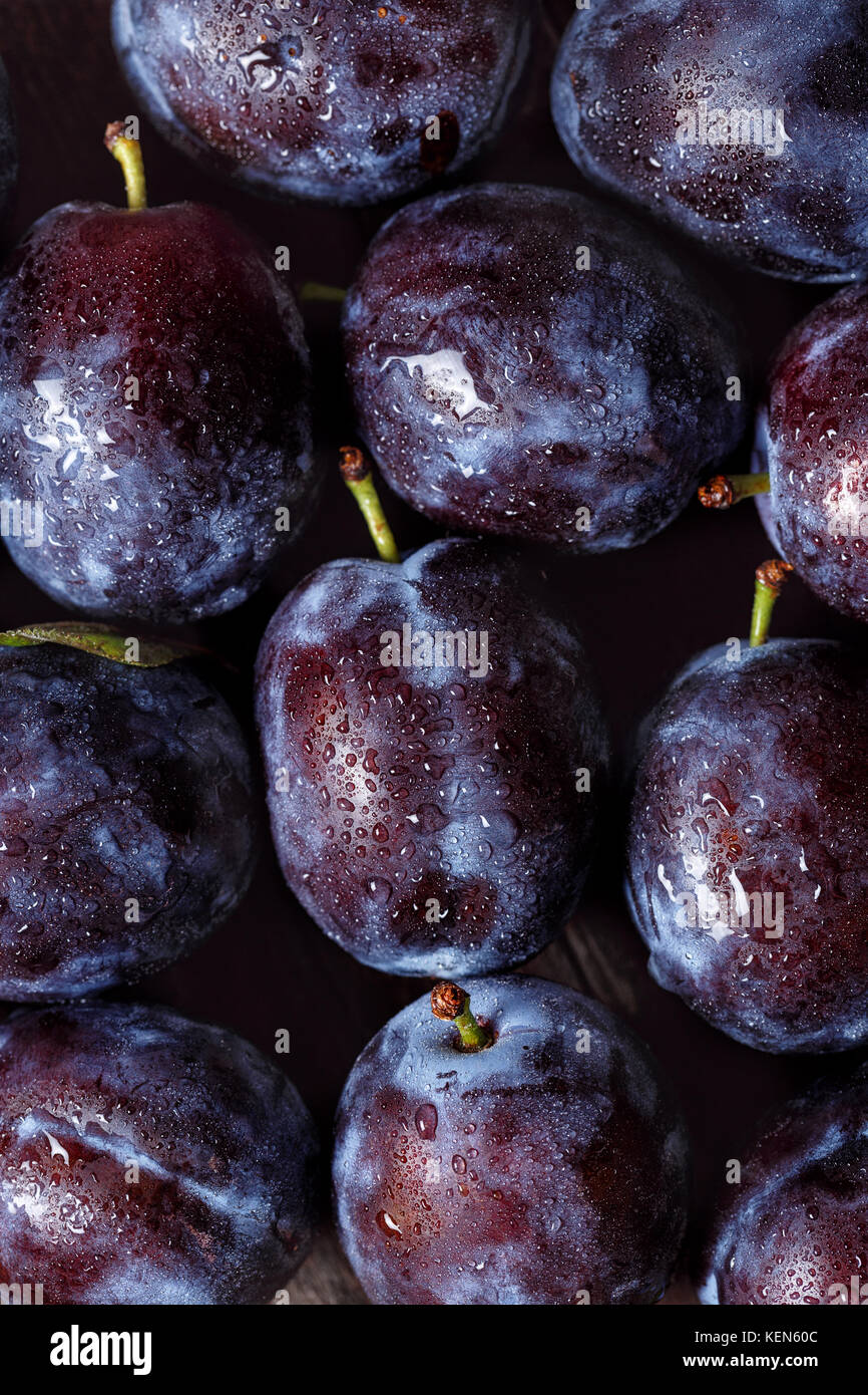 background fresh sweet plums fruit Stock Photo - Alamy