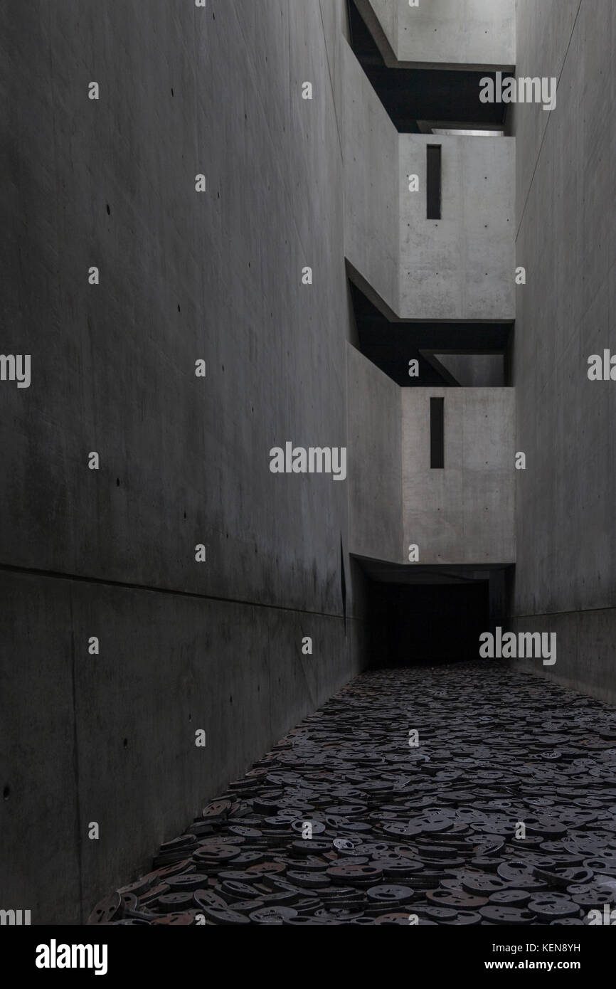 Memory void at berlin jewish museum hi-res stock photography and images ...