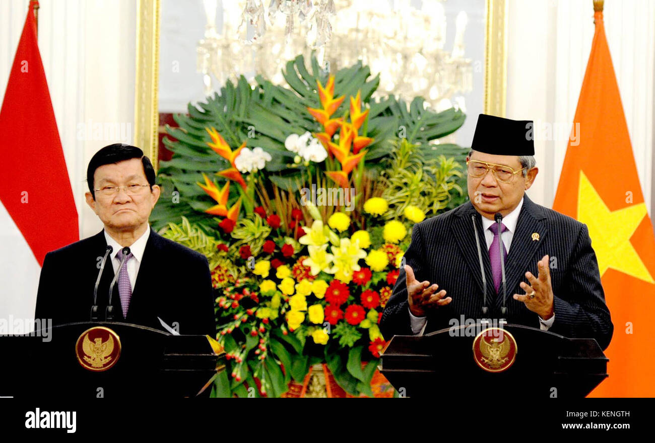 SBY dan Truong Tan Sang di Istana Merdeka 27 06 2013 Stock Photo - Alamy