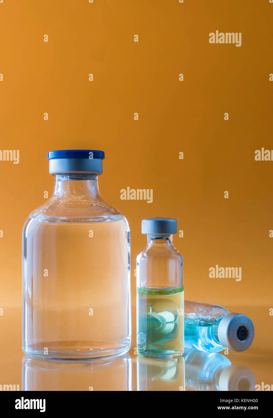 Medicine in vials , ready for vaccine injection Stock Photo - Alamy