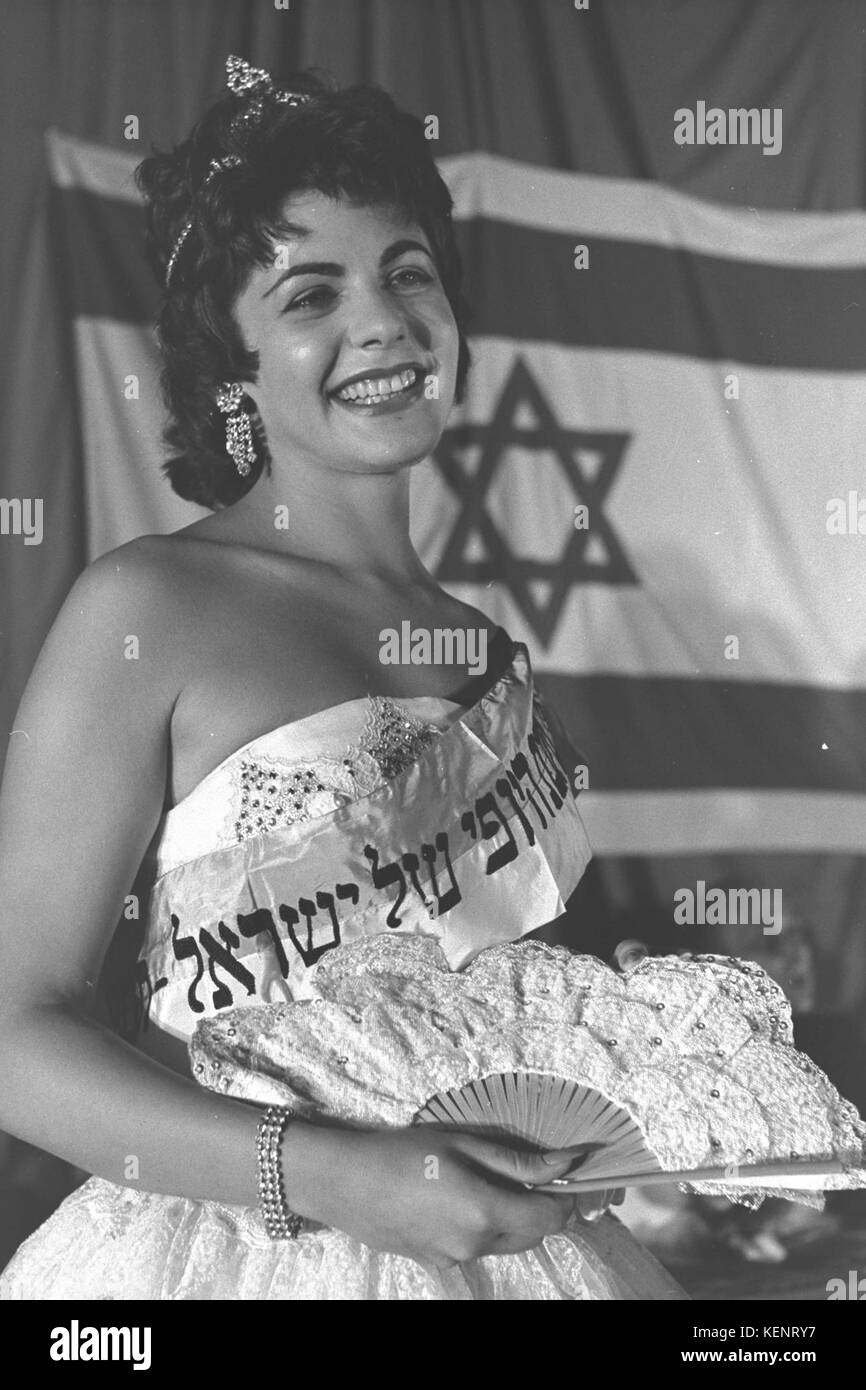 18 tal hi-res stock photography and images - Alamy