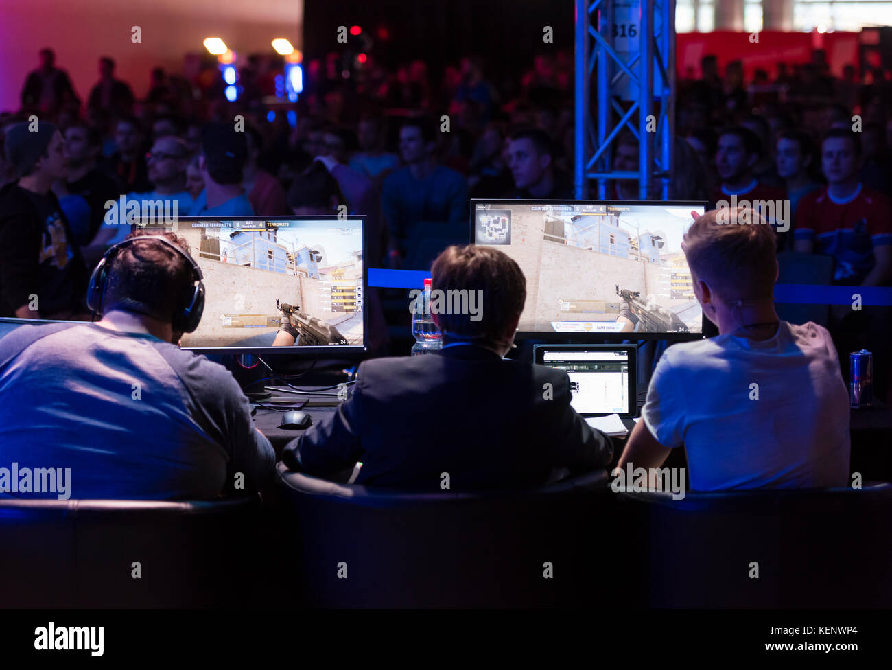 Csgo hi-res stock photography and images - Alamy