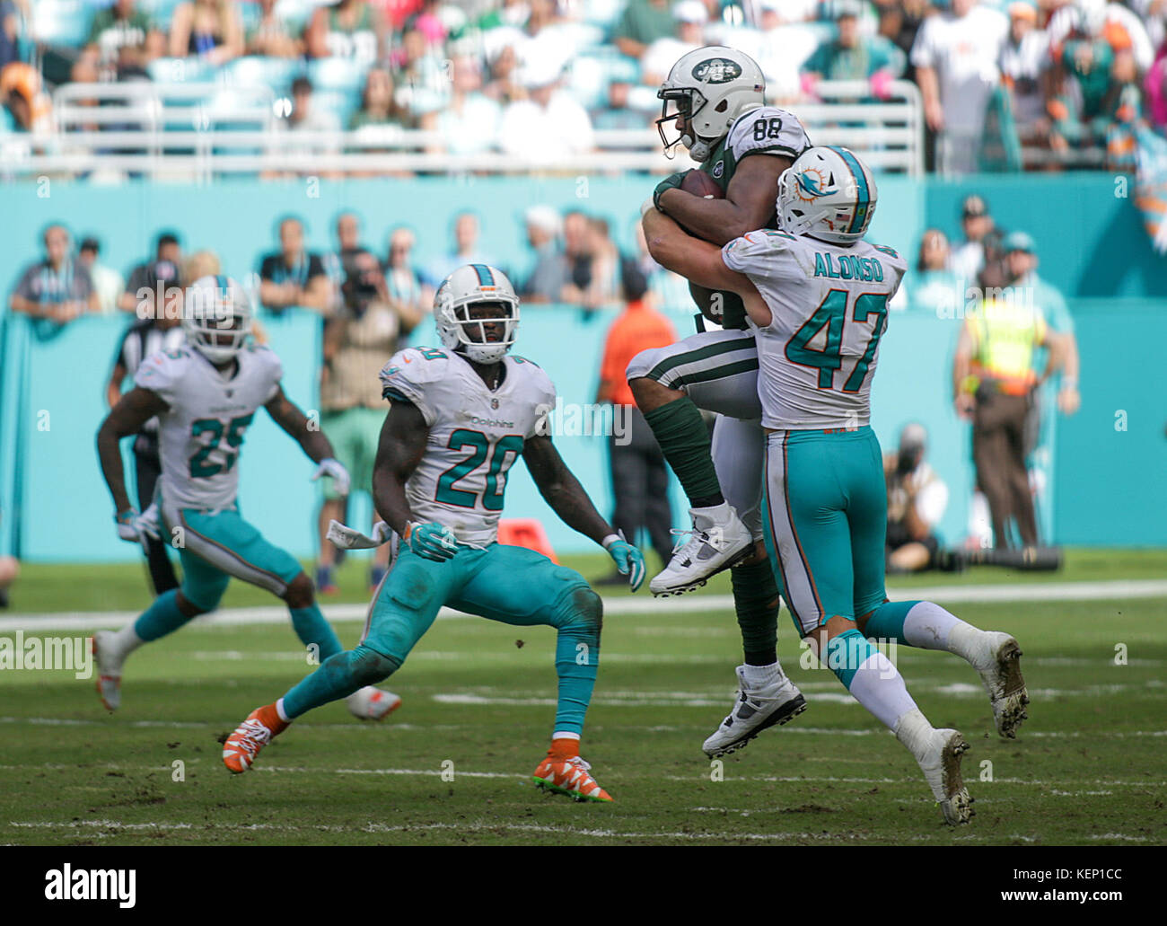 Kiko alonso hi-res stock photography and images - Alamy