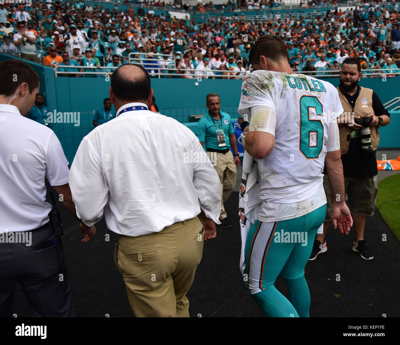 Miami Gardens, FL, USA. 22nd Oct, 2017. Miami Dolphins quarterback Jay ...