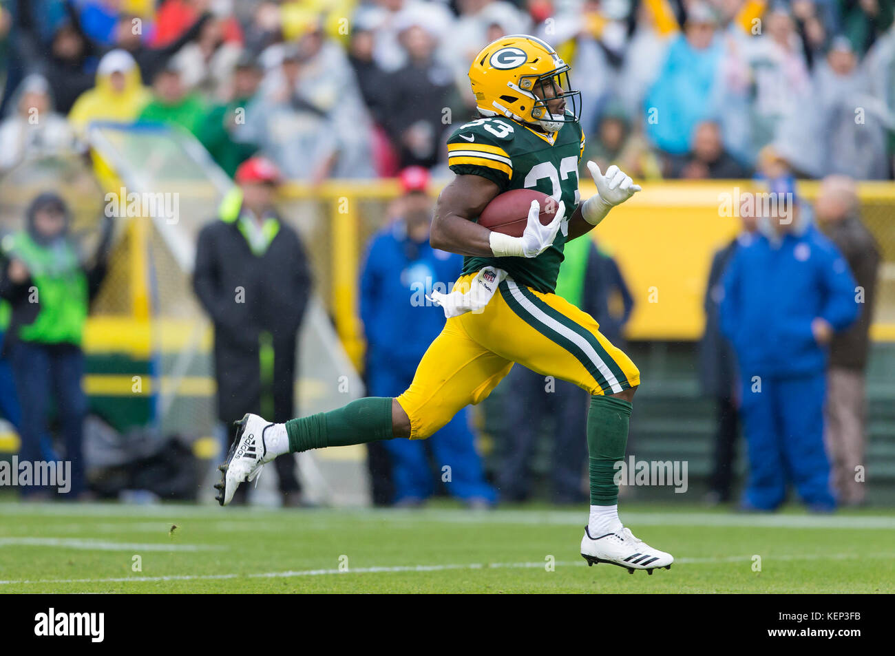 Green Bay, WI, USA. 22nd Oct, 2017. Green Bay Packers running back ...