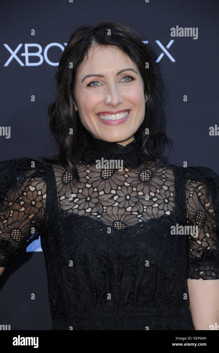 Lisa edelstein celebrates hi-res stock photography and images - Alamy