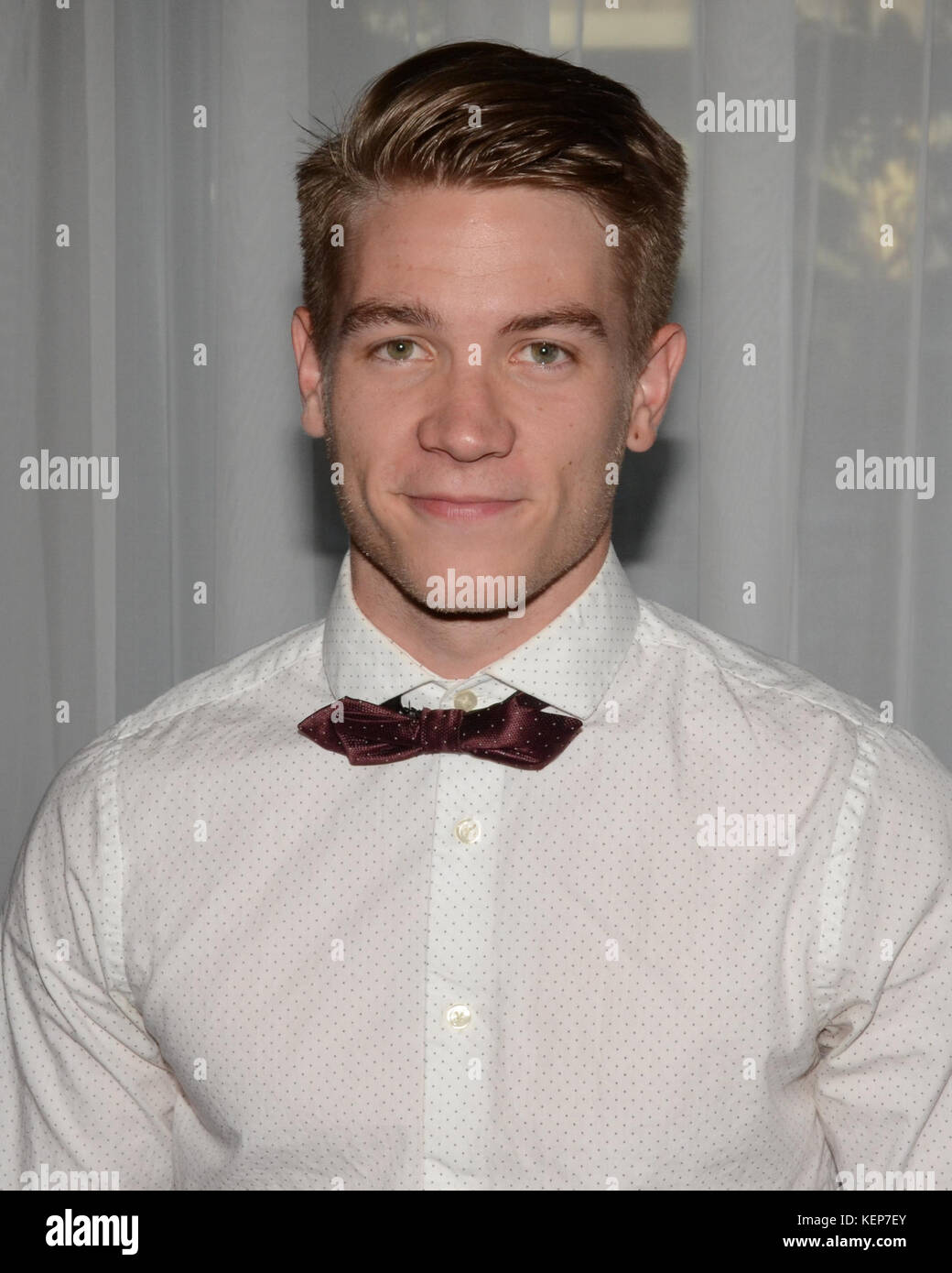 Los Angeles, California, USA. 22nd Oct, 2017. LUCAS ADAMS arrives for ...