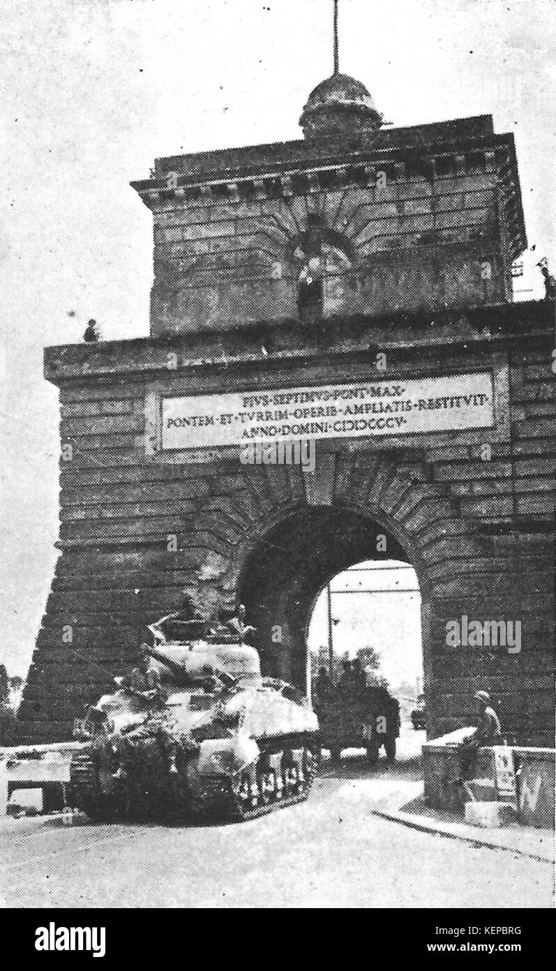 Rhodesian Sherman tank in Rome, June 1944 Stock Photo - Alamy