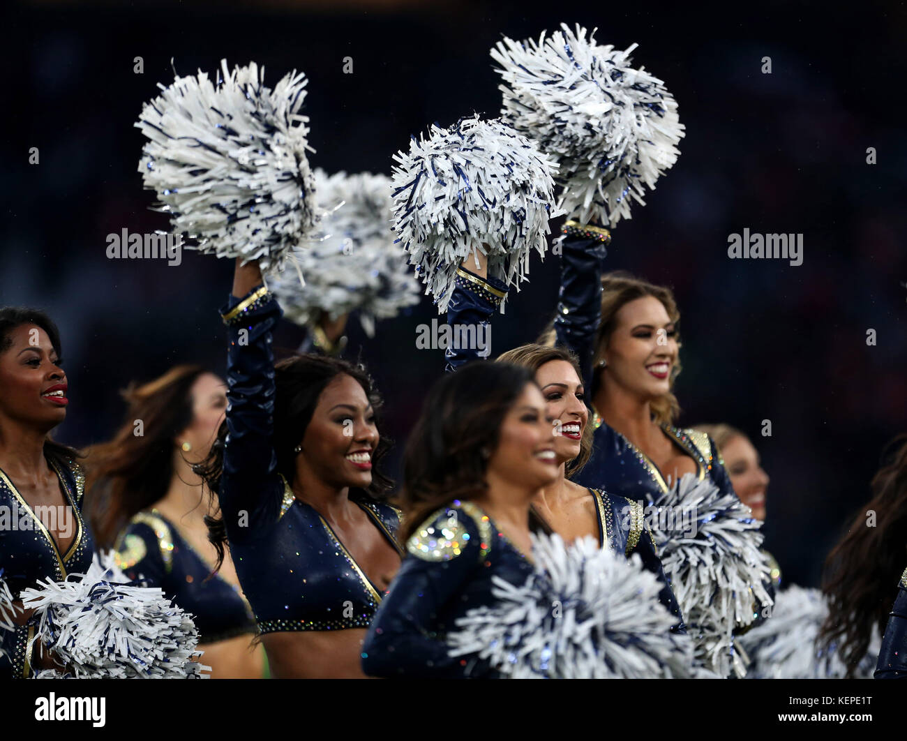 Los angeles rams cheerleaders hi-res stock photography and images - Alamy