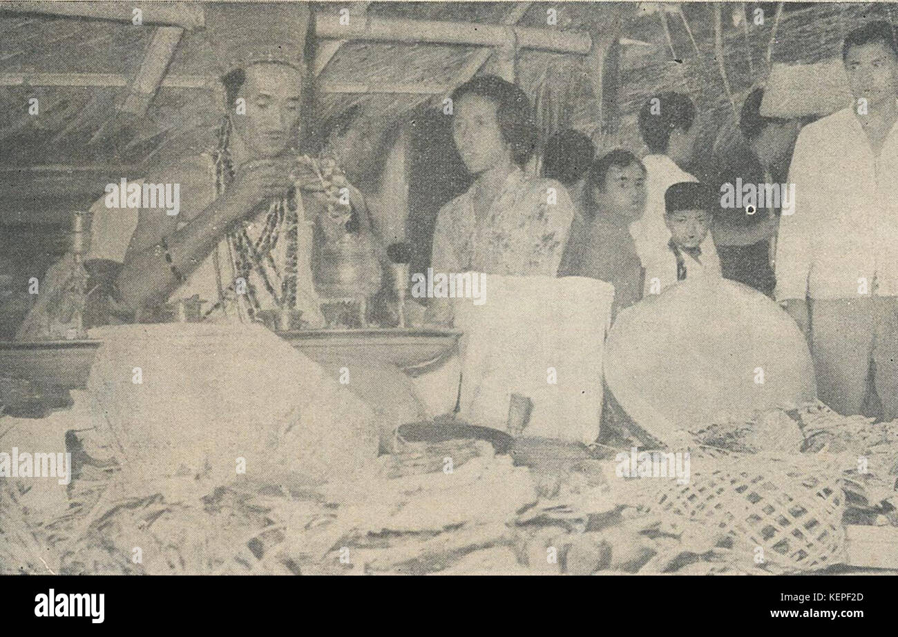 The high priest officiates the metjaru mantja wali krama ceremony ...