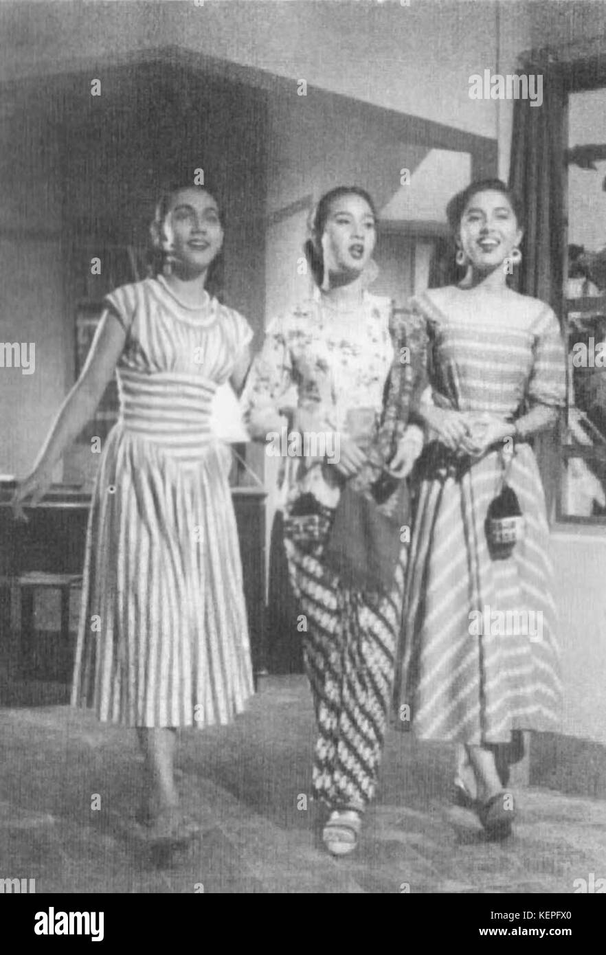 Indriati Iskak, Chitra Dewi, and Mieke Widjaja in Tiga Dara, Peran ...