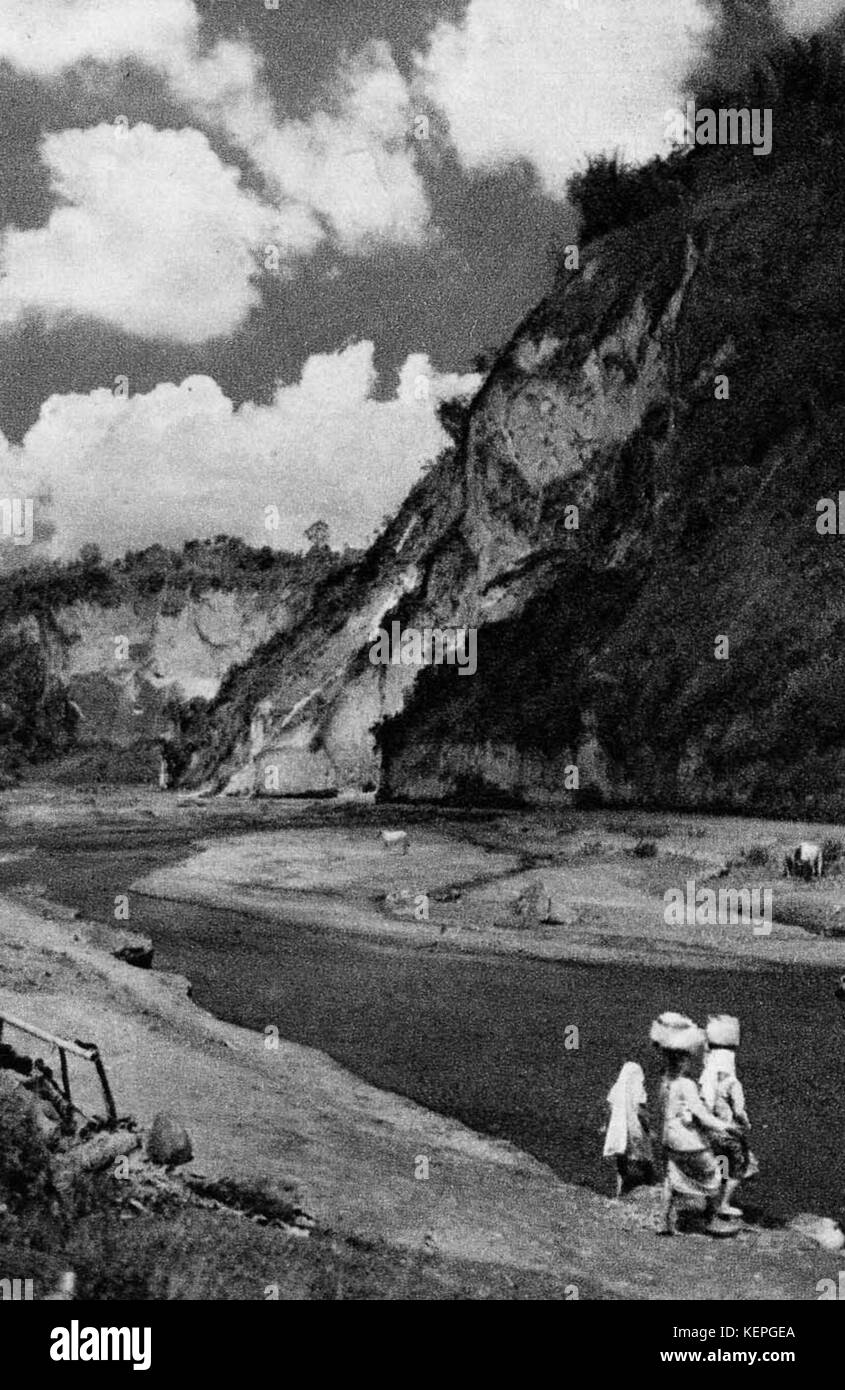 People, indonesia, architecture Black and White Stock Photos & Images ...