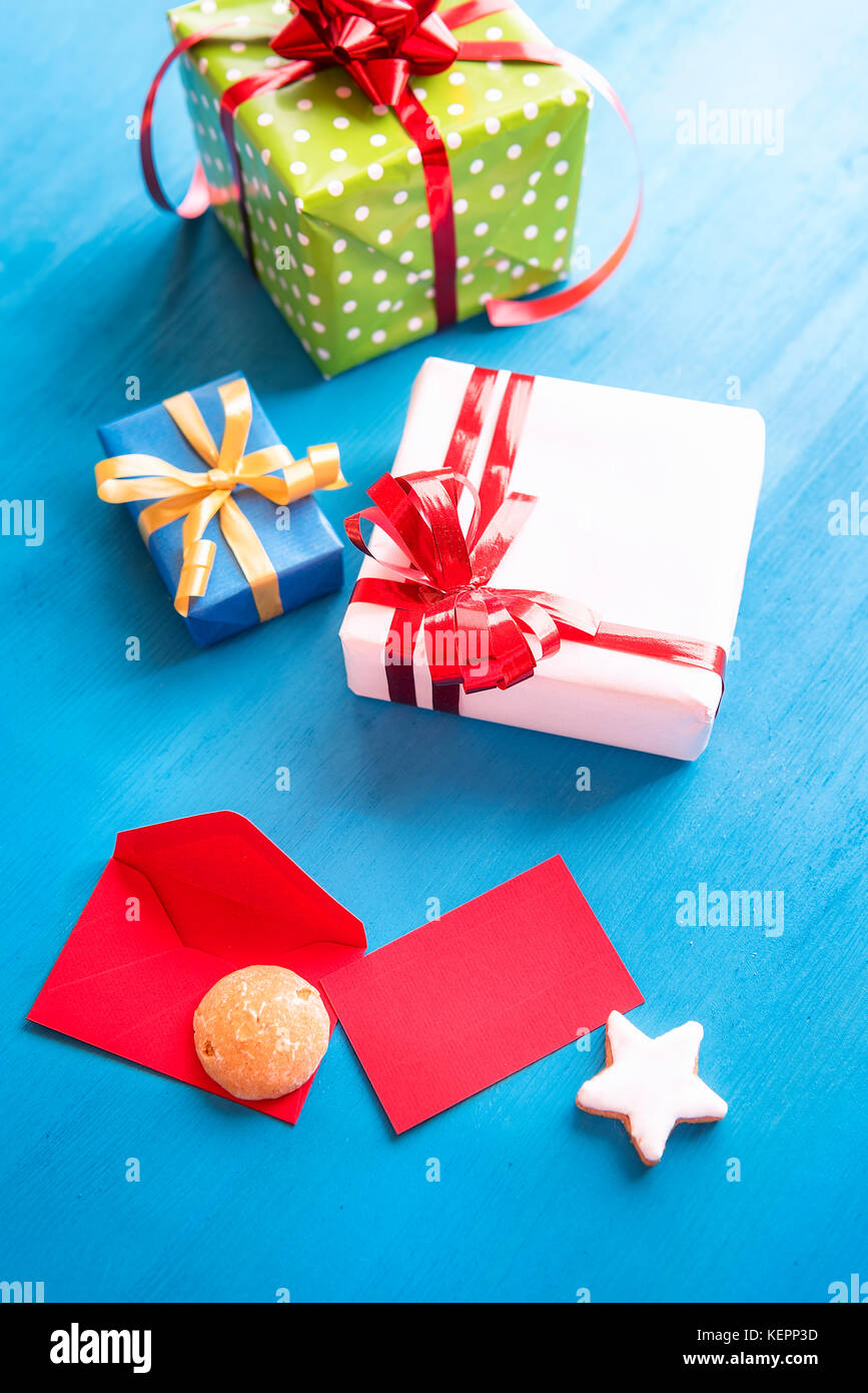 Opened christmas presents hi-res stock photography and images - Alamy