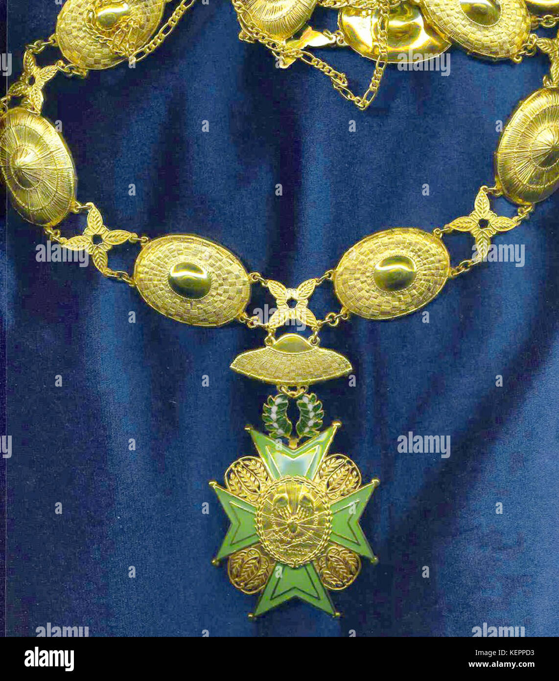 Grand collar order of the golden heart Stock Photo - Alamy