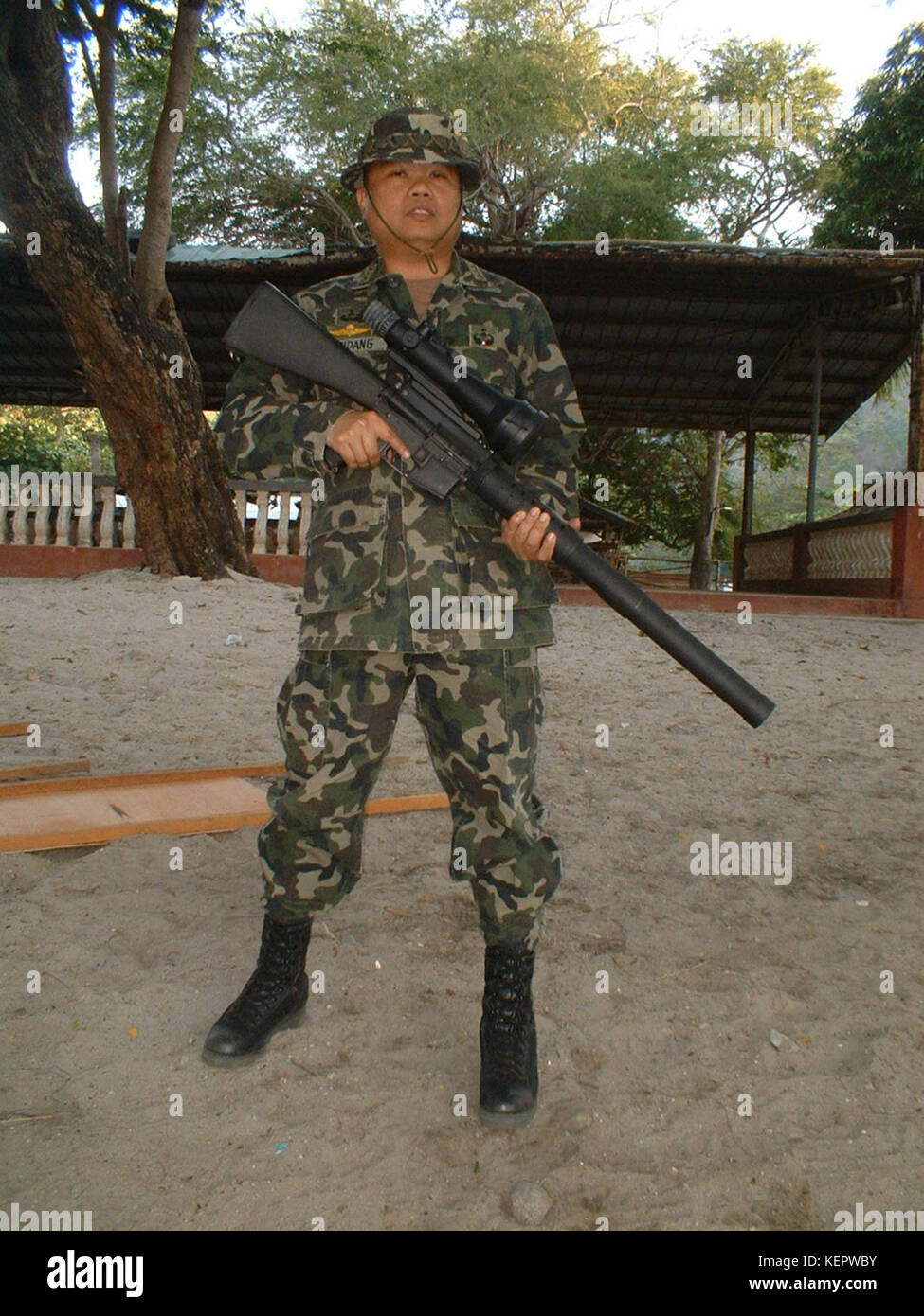 Night Fighting Weapon System rifle Stock Photo - Alamy