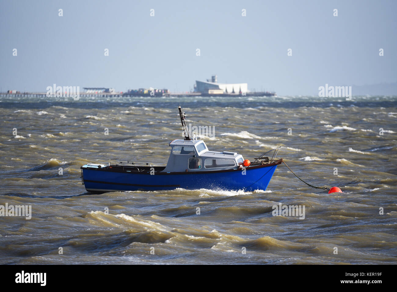 Rough Water Boat Stock Photos & Rough Water Boat Stock Images - Alamy