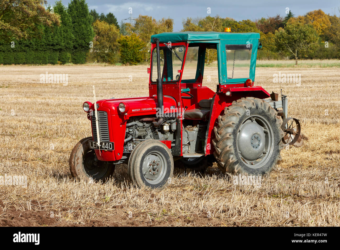 Massey ferguson 35 hi-res stock photography and images - Alamy