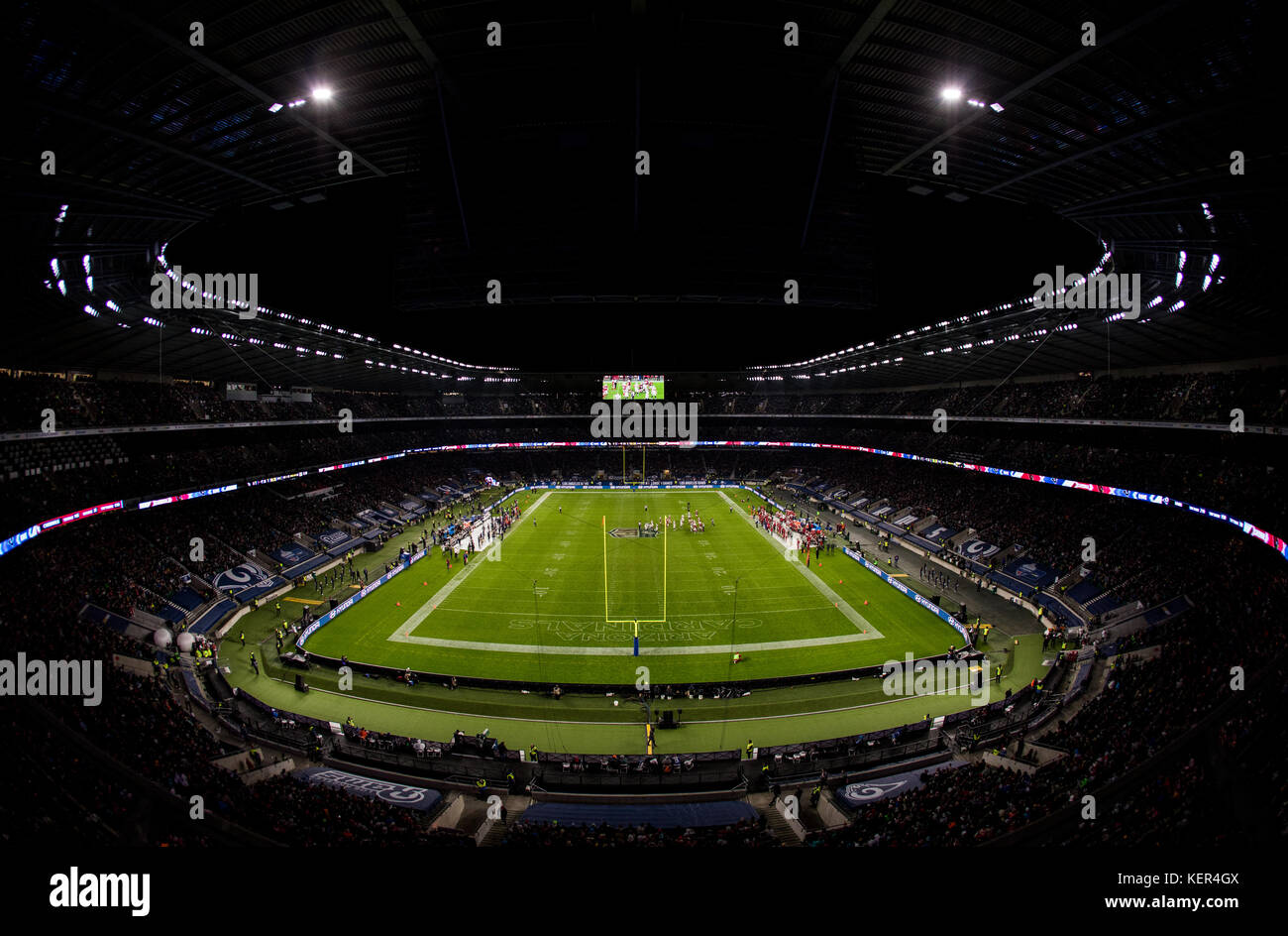 Match action between the Los Angeles Rams and Arizona Cardinals during ...