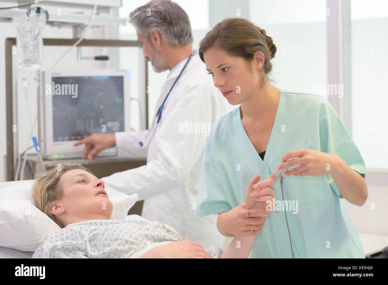 Patient temperature monitor hi-res stock photography and images - Alamy
