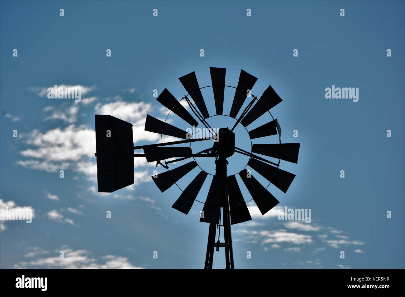 American farm windmills hi-res stock photography and images - Alamy
