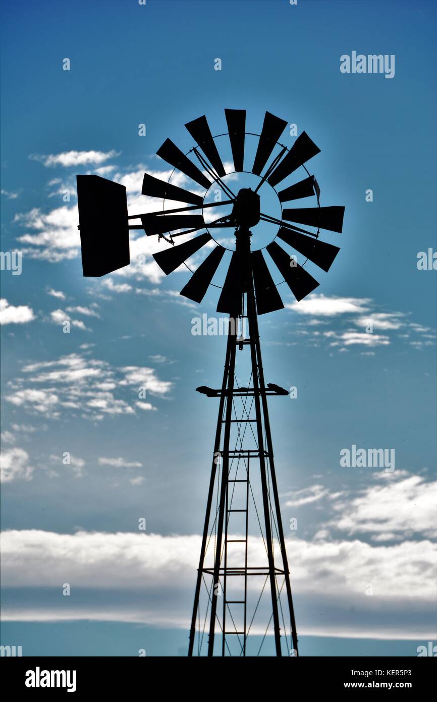 American farm windmills hi-res stock photography and images - Alamy