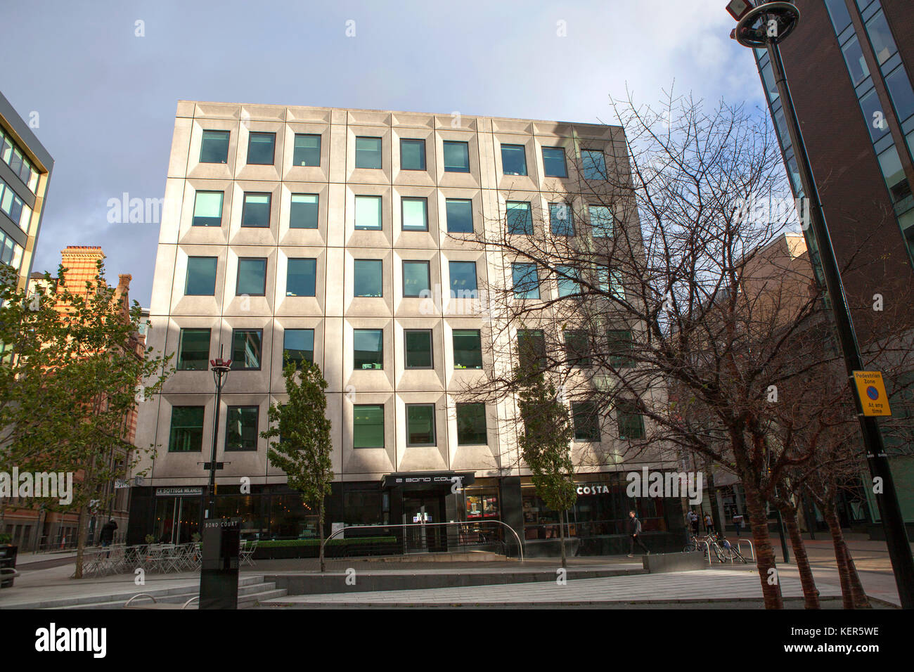Bond court leeds hi-res stock photography and images - Alamy Bond court leeds hi-res stock photography and images - Alamy