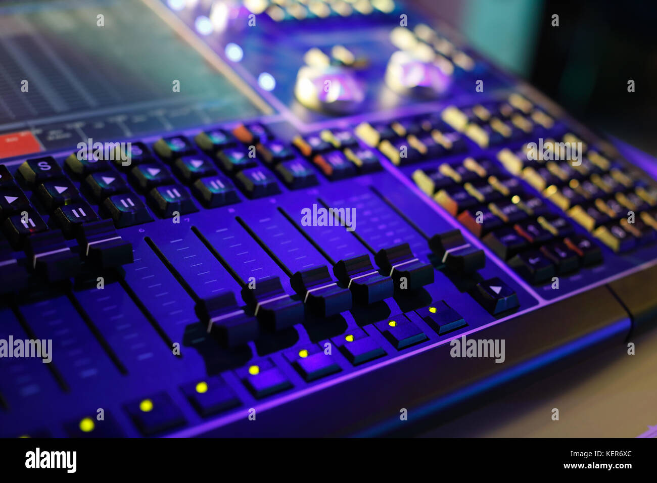 Compact lighting control console for music shows and concerts ...