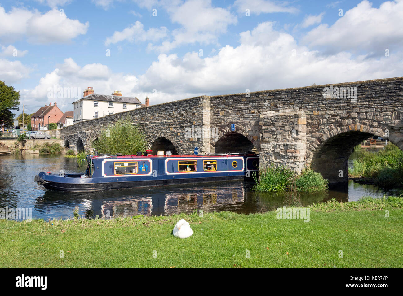 Bidford Bridge over River Avon, Bidford-on-Avon, Warwickshire, England ...
