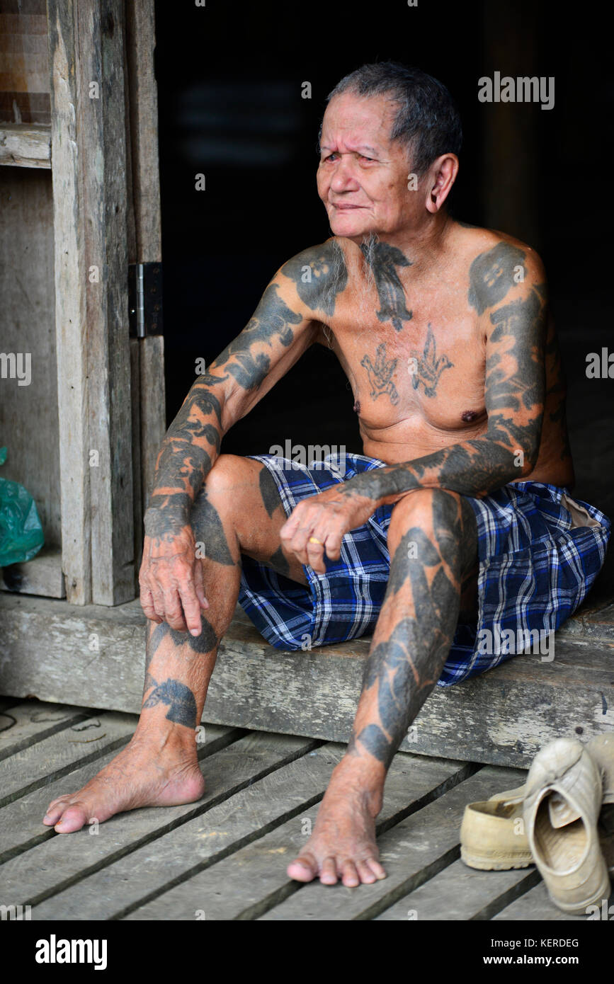 Headhunter Tribal Symbols 10 Fascinating Tribes With A Headhunting