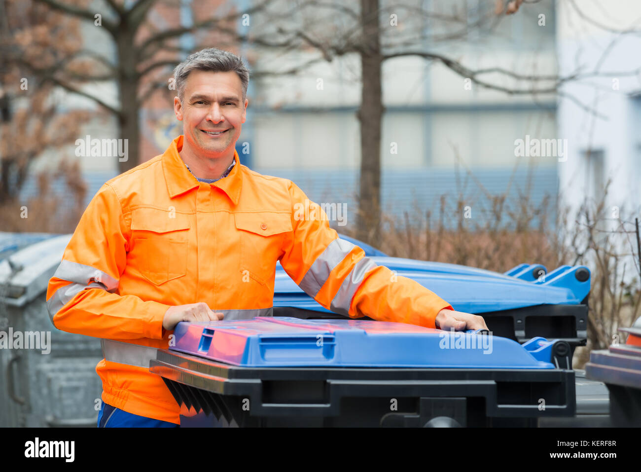 Dustbin man hi-res stock photography and images - Alamy