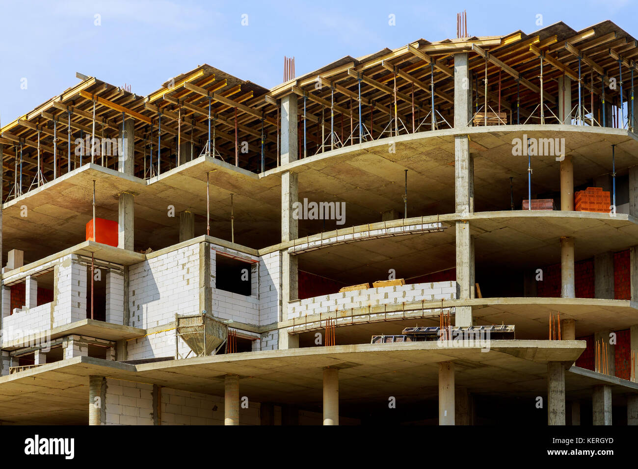 Building Construction Site in progress to new house Stock Photo - Alamy