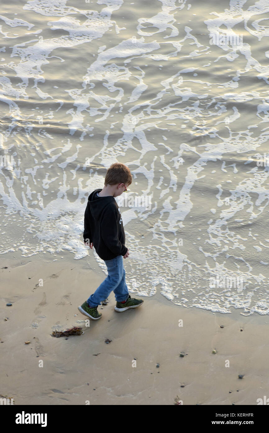 Dipping your toe in the water hi-res stock photography and images - Alamy