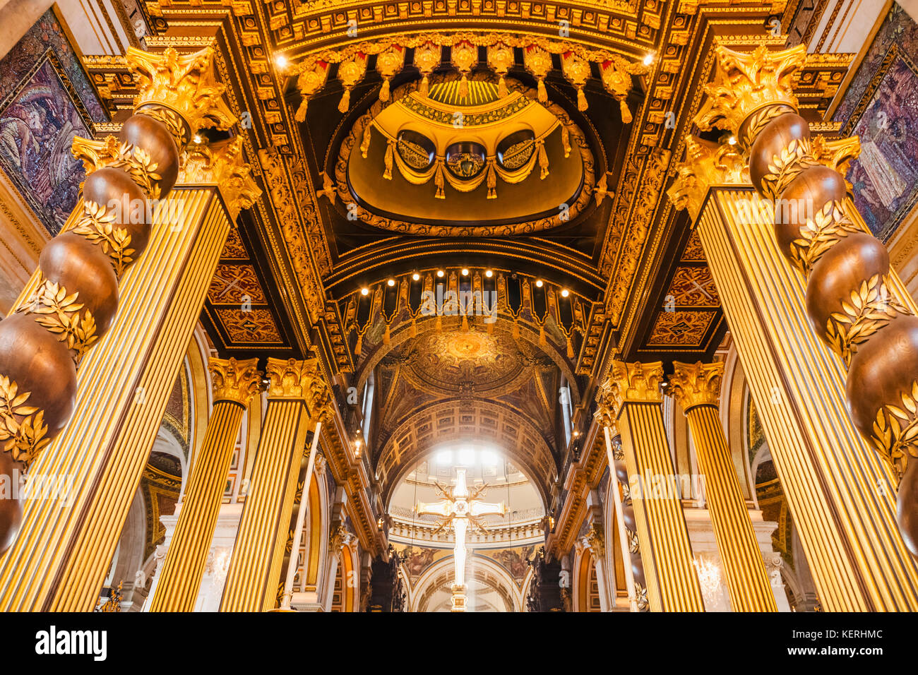 High altar st pauls cathedral hi-res stock photography and images - Alamy