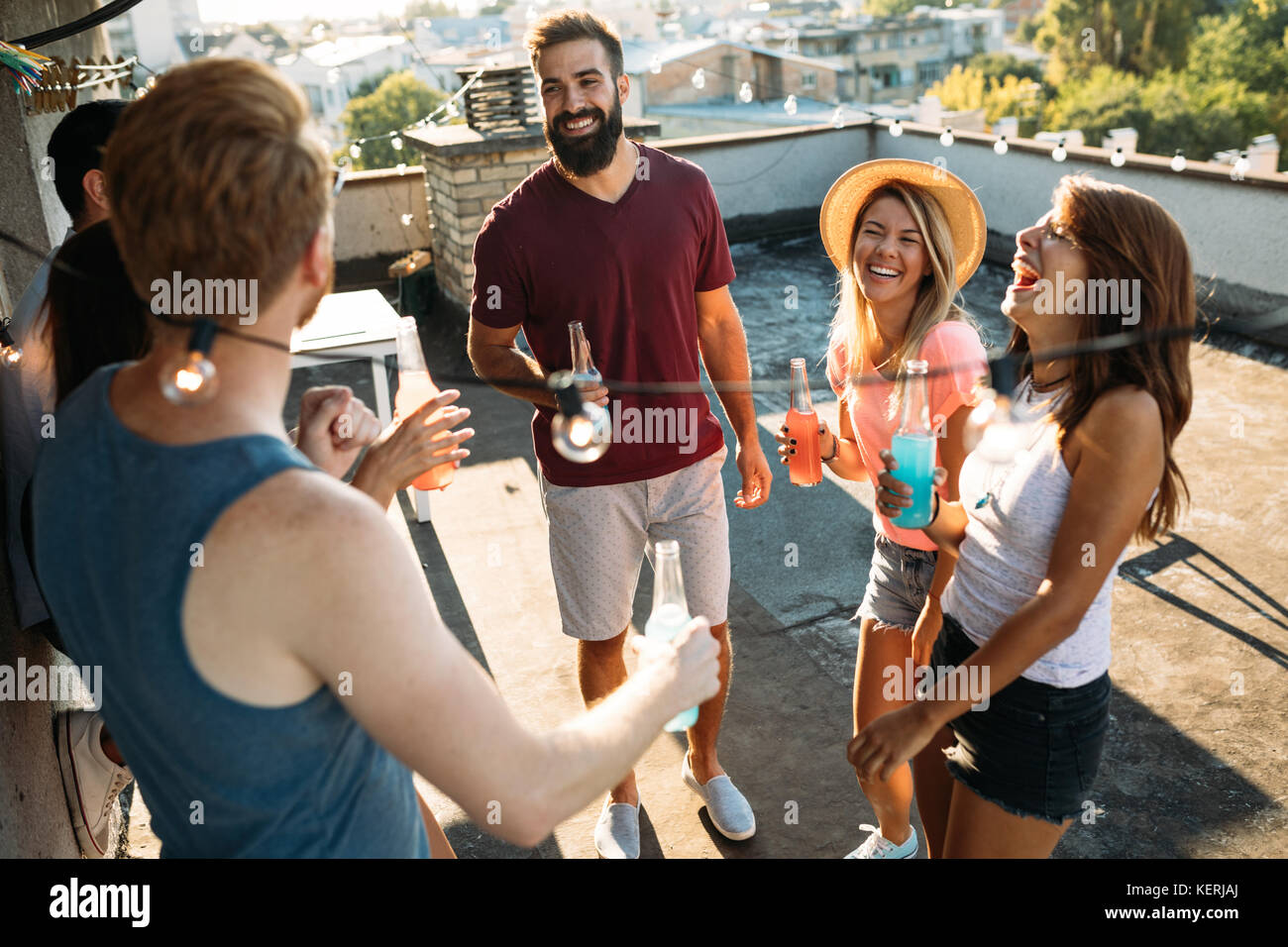 Teenagers outdoor party hi-res stock photography and images - Alamy