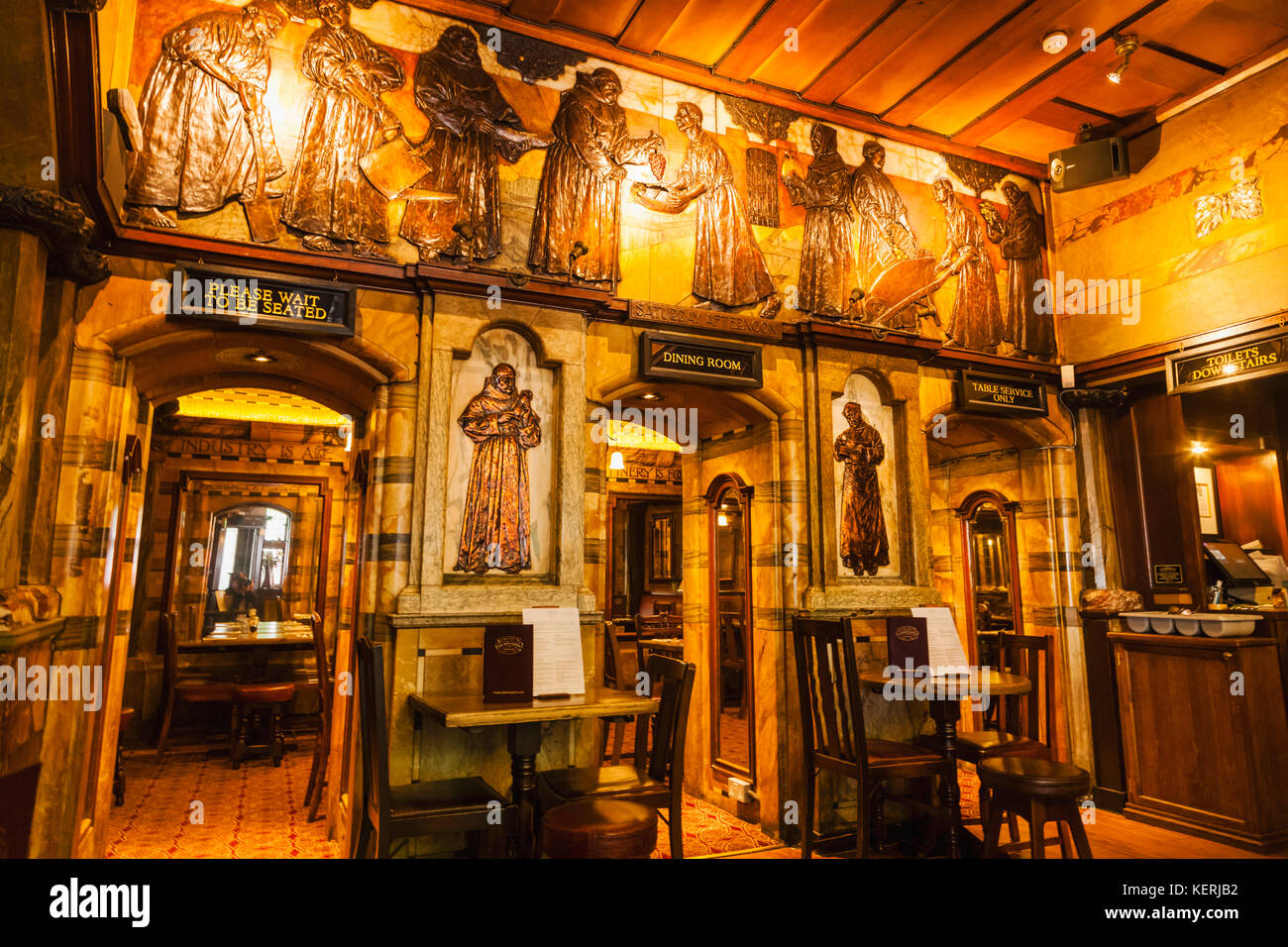 The blackfriar pub london interior hi-res stock photography and images ...