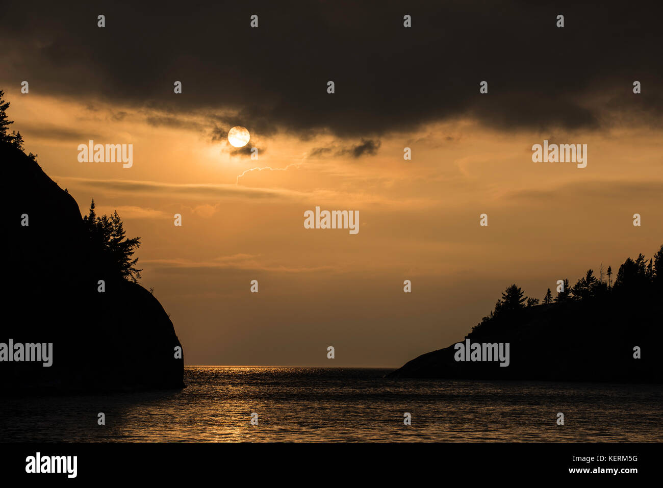 Sunset at Sinclair Cove, Lake Superior Provincial Park, Ontario, Canada ...