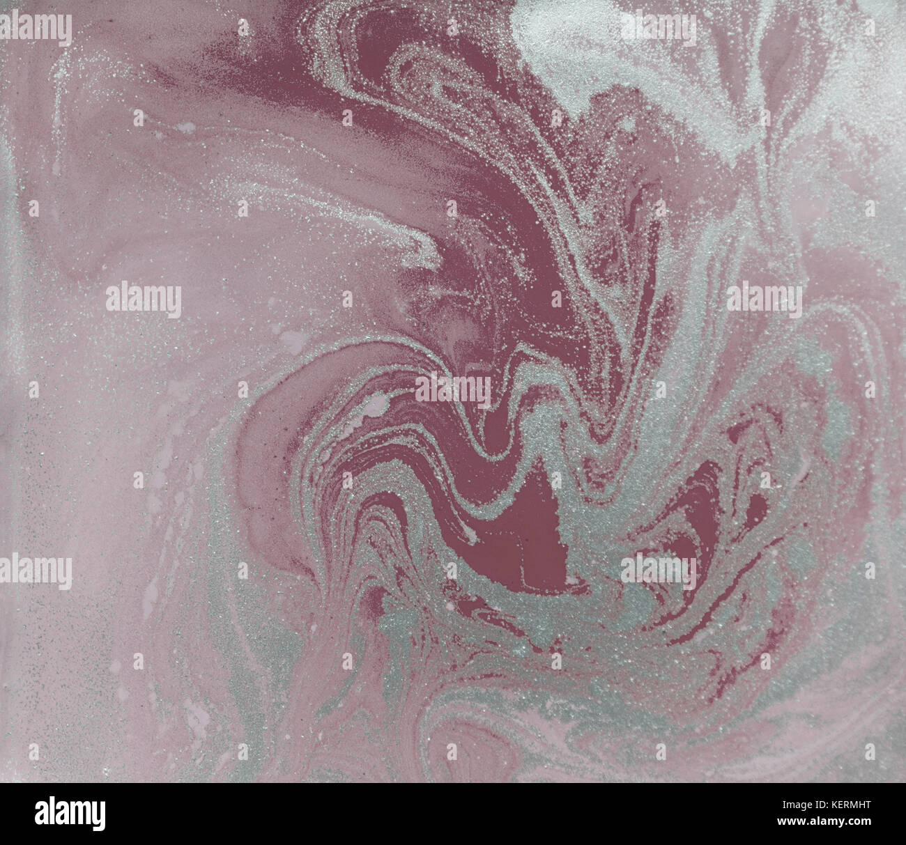 Liquid gold marbled pattern. Pale pink background Stock Photo - Alamy