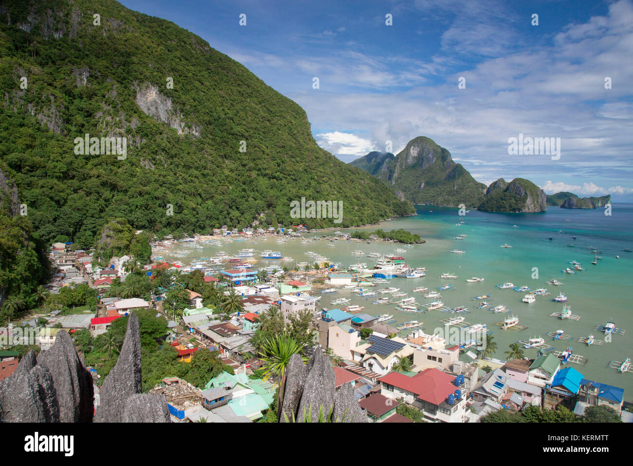 Aerial view of El Nido and the islands of Bacuit Bay, Palawan Island ...