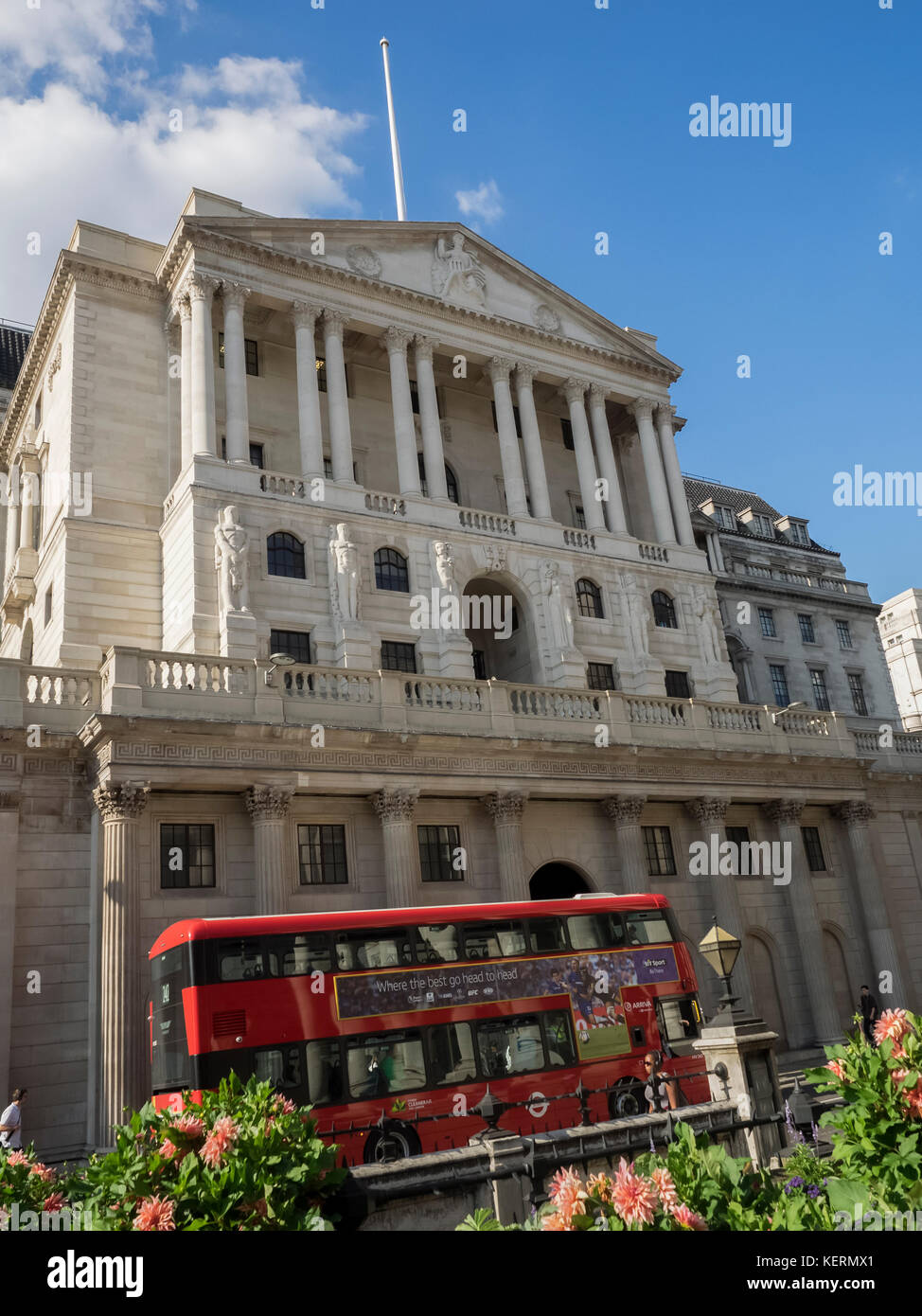 Bank of england building hi-res stock photography and images - Alamy