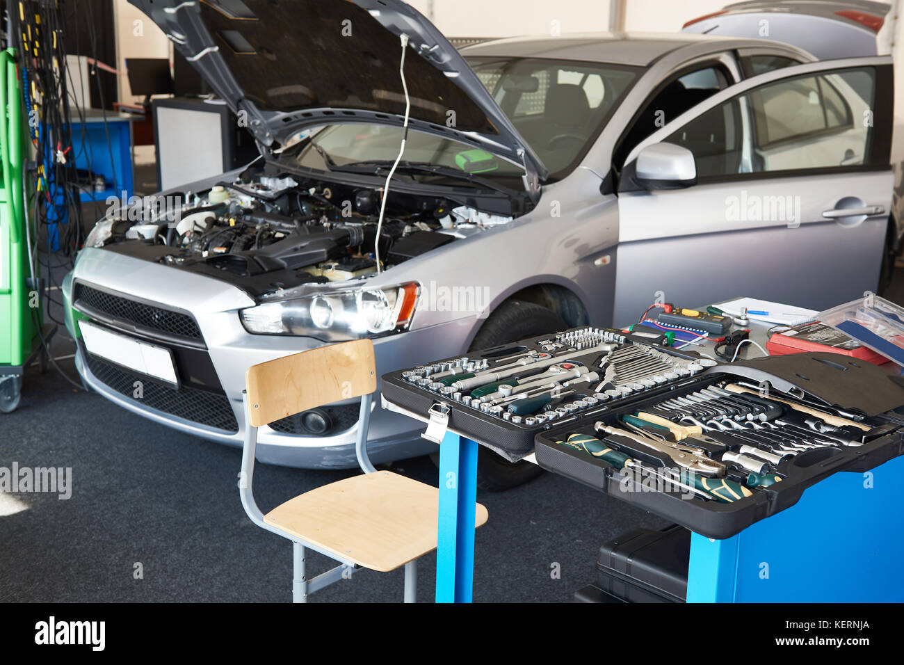 Set of tools on a table in a car service Stock Photo - Alamy