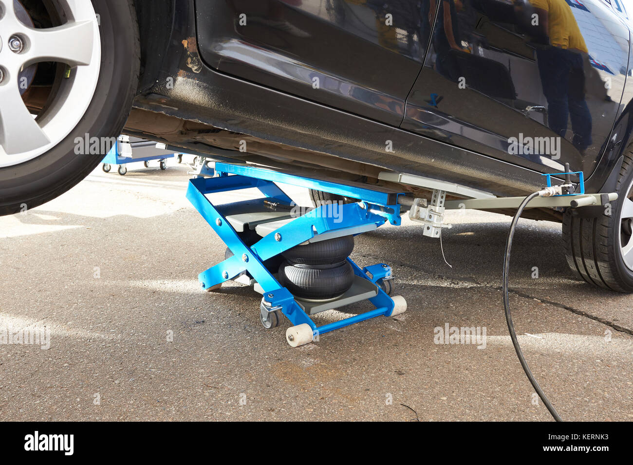 Car jack hi-res stock photography and images - Alamy
