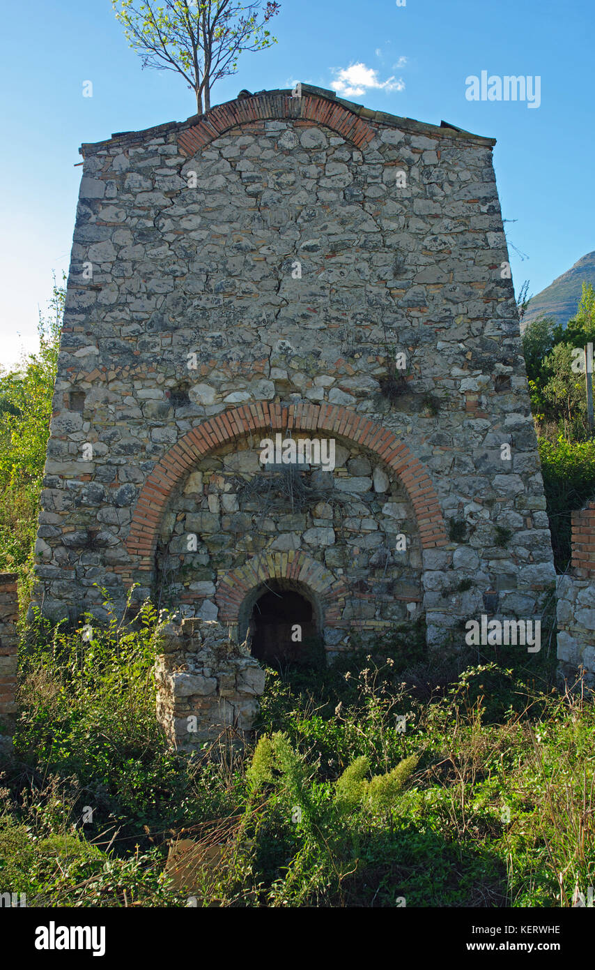 A Lime kiln about 130 years old - in Formia (Italy Stock Photo - Alamy