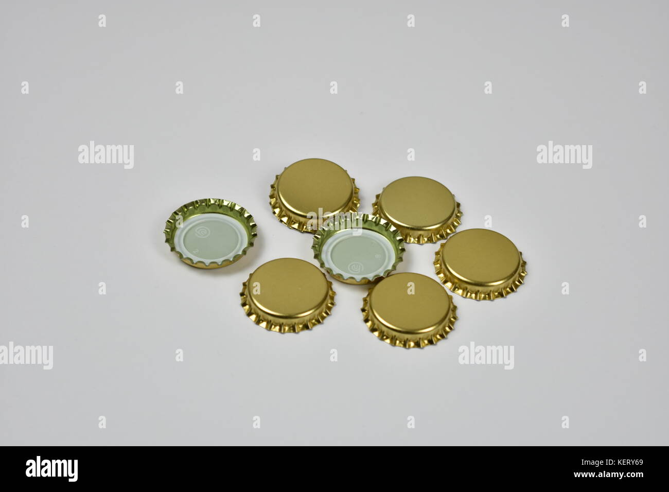 Silver bottle top hi-res stock photography and images - Alamy