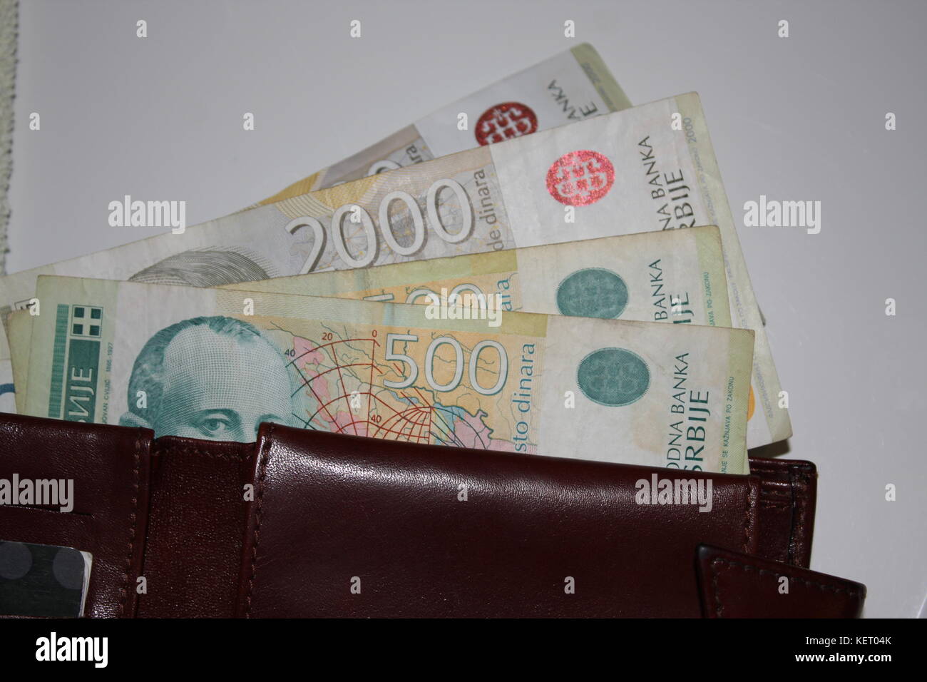 Banknote of 2000 Serbian dinars (RSD Stock Photo - Alamy