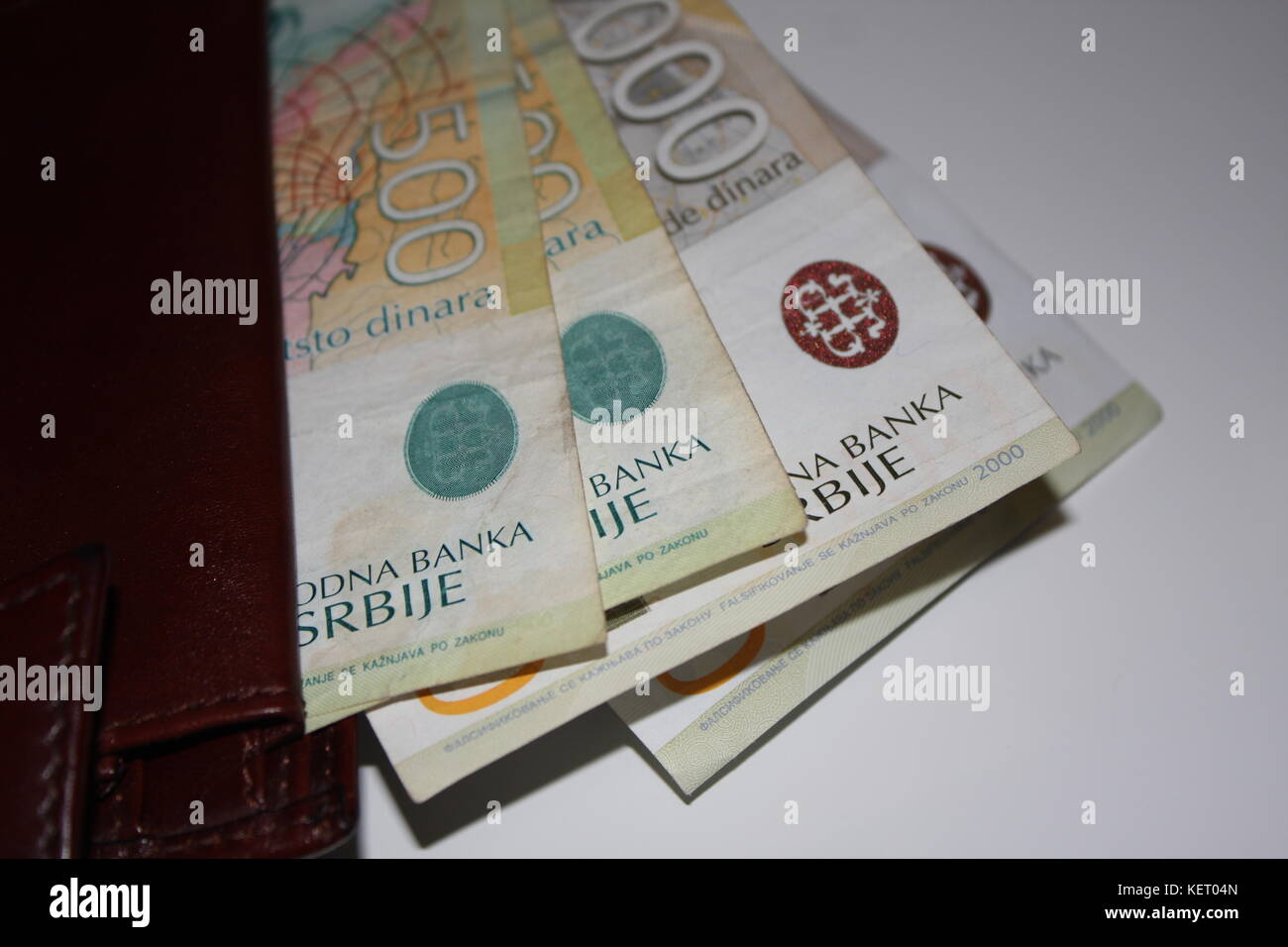 Banknote of 2000 Serbian dinars (RSD Stock Photo - Alamy